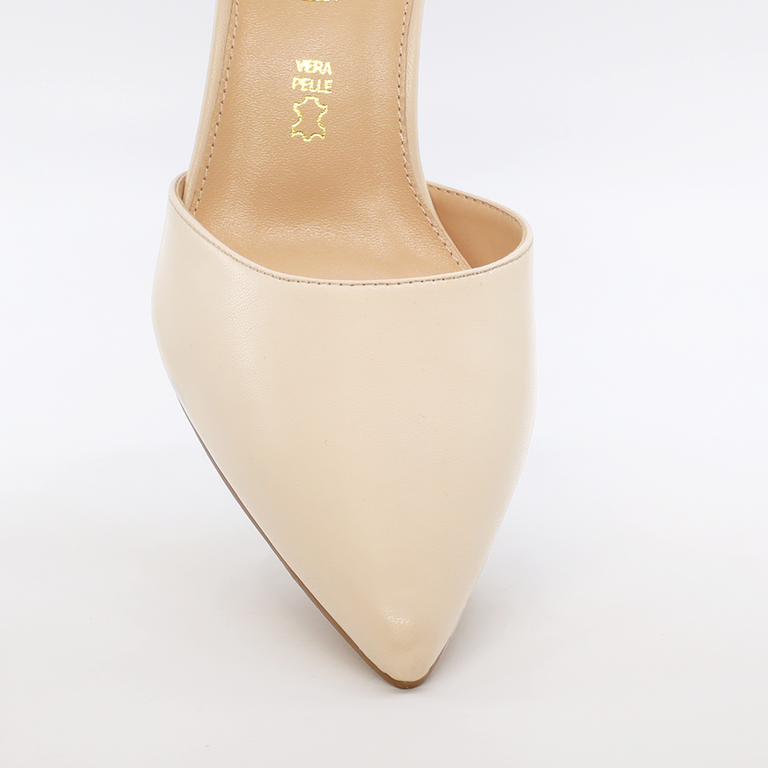 Benvenuti Benvenuti women escarpin pumps in beige faux leather ...