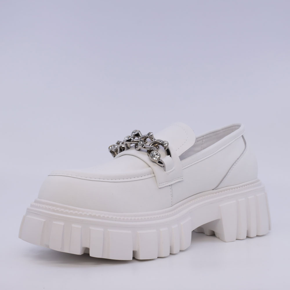 Benvenuti Pantofi tip loafer femei Benvenuti albi din piele cu lanț ...